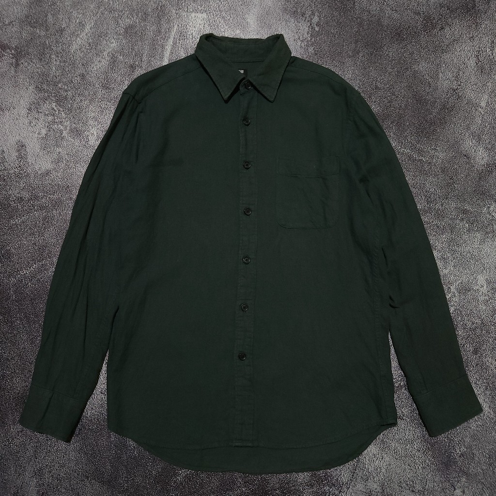 Jual UNIQLO kemeja ijo botol L | Shopee Indonesia