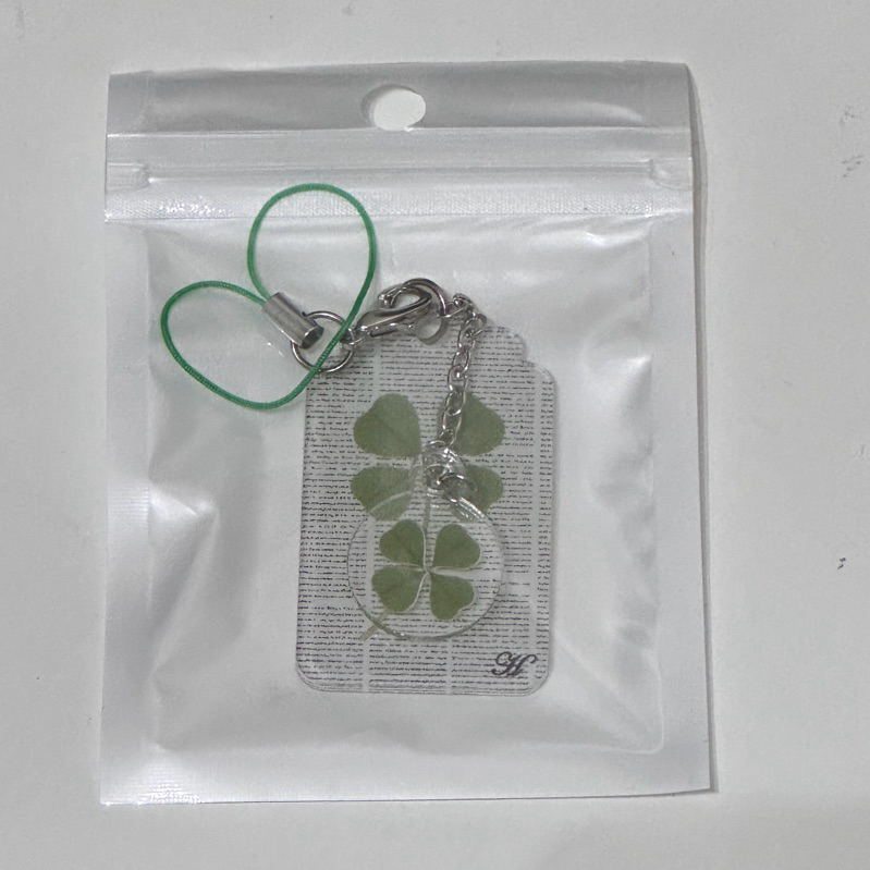 Jual QUEEN OF TEARS CLOVER KEYCHAIN / PHONE CHARM / KEYRING / GANTUNGAN ...
