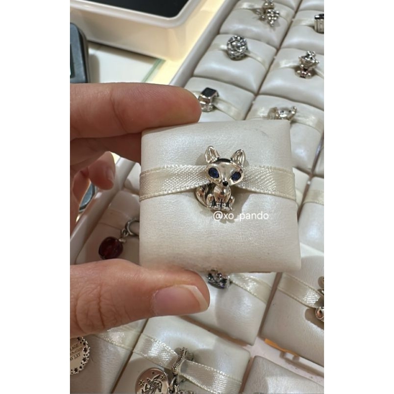 Blue eyed fox charm pandora store