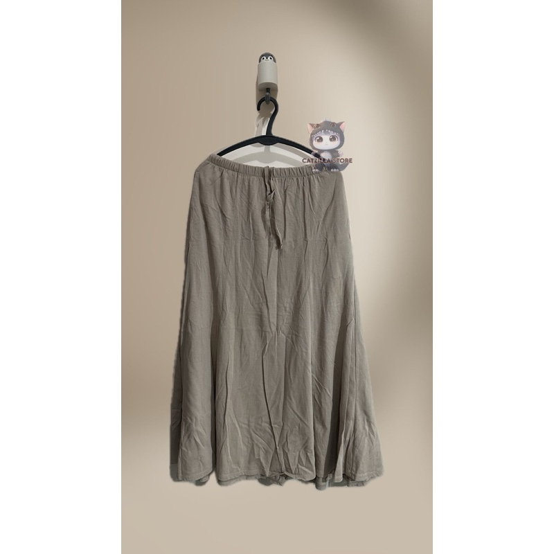 Jual Preloved UNIQLO SKIRT (ROK Uniqlo Cream) | Shopee Indonesia