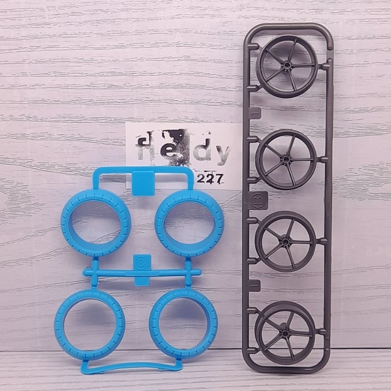 Jual Tamiya Ban & Velg Large Loose Kit Manta Ray Mk.II Black Special ...