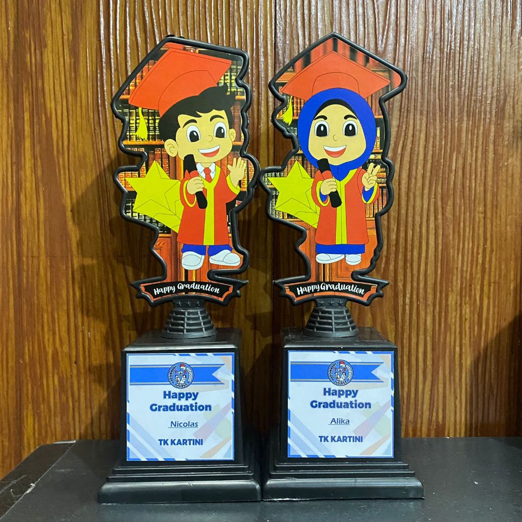 Jual Piala wisuda anak TK SD gratis sticker | Shopee Indonesia