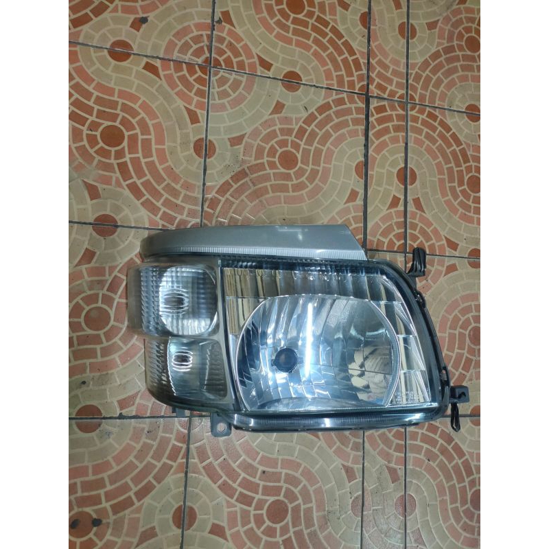 Jual LAMPU DEPAN Headlamp Toyota Dyna RH Original Second | Shopee Indonesia