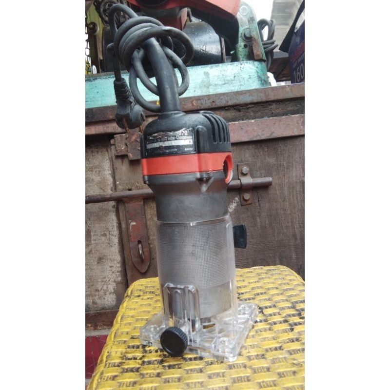 Jual Router / Mesin Profil Kayu / Trimmer Maktec MT370 (second ...