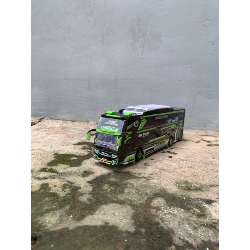 Jual MINIATUR PAPERCRAFT BUS QQ TRANS NABILA SKALA 50 FREE STIKER ...