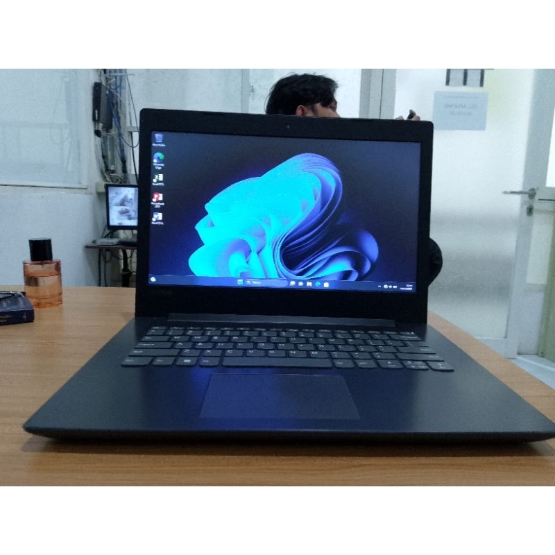 Jual Laptop Lenovo 330 AMD A9 (Second) | Shopee Indonesia