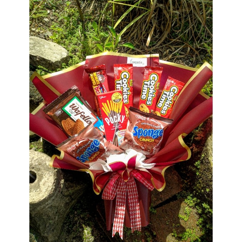 Jual BUKET SNACK/BUKET WISUDA/KADO WISUDA/HAMPERS/HADIAH CEWEK/BUKET ...