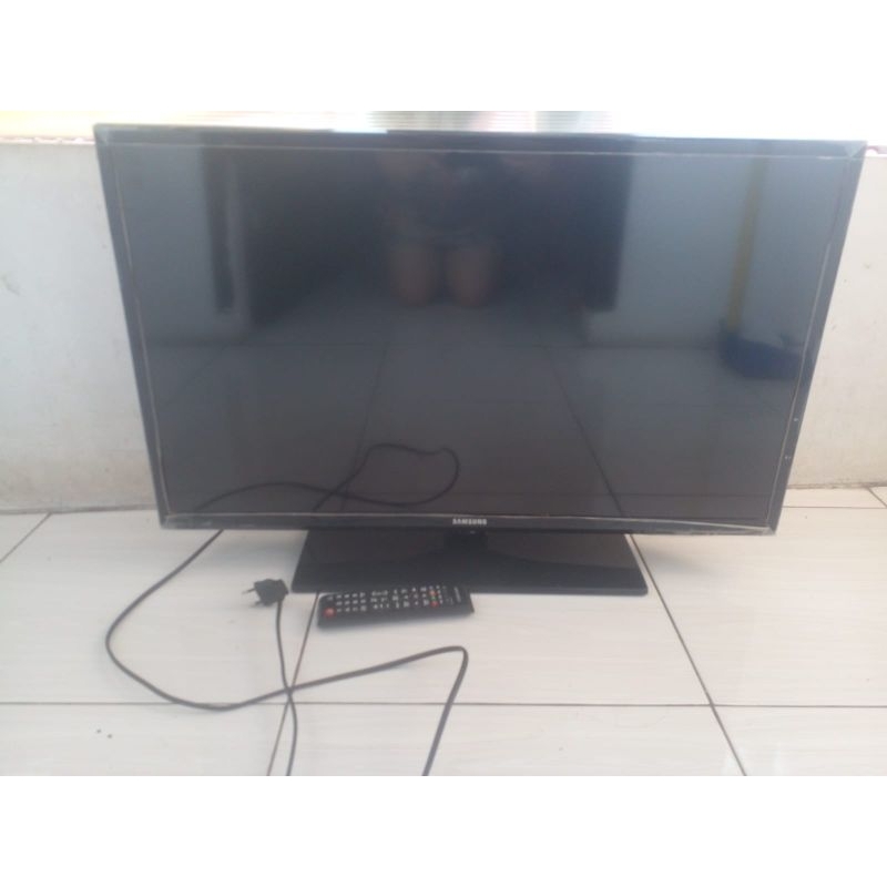 Jual TV LED Samsung 32 inc HD TV Connectshare Movie (wide colour ...
