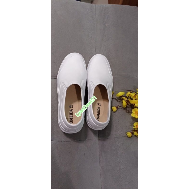 Jual sepatu APD /sepatu karet putih/sepatu yumeida warna putih | Shopee ...