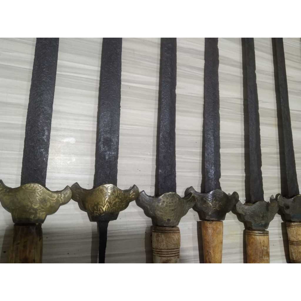 Jual 7 Pedang Pusaka Tua 100 Tahun Kuno Jadul Antik | Shopee Indonesia