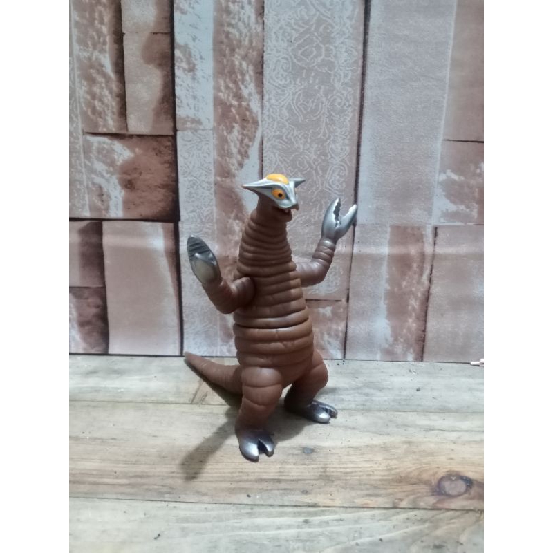 Jual figure kw ultra monster sadora figure sadola seri ultraman ginga s ...