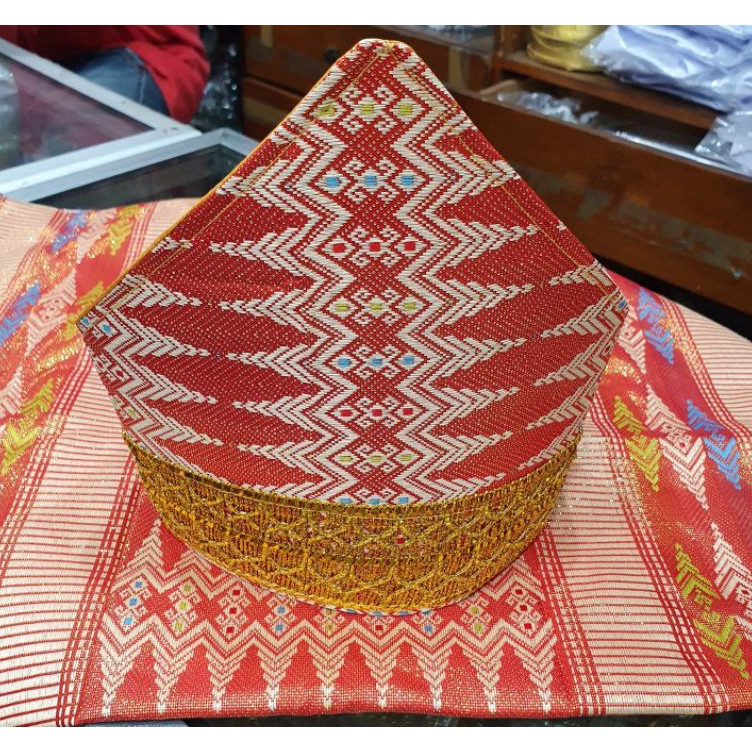 Jual Segera Cek Selempang dan Topi Tanjak Adat Palembang Padang Riau ...