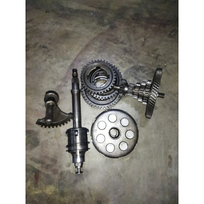 Jual gigi vespa gearbox vespa strada Aom original copotan | Shopee ...