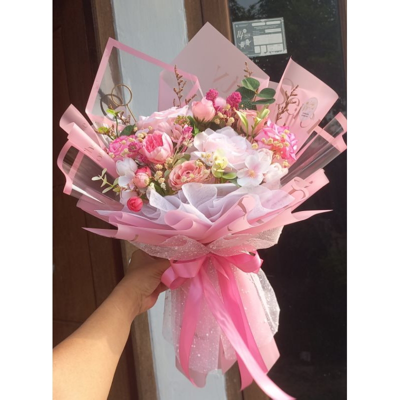 Jual Bucket bunga artificial | Hadiah wisuda | Buket | Ulang tahun ...