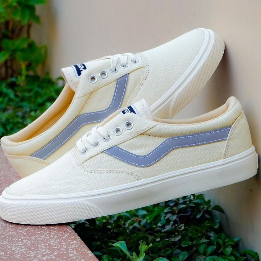 Jual Sepatu Ventela distro cream 37-43 vantela original reflektive | Shopee Indonesia