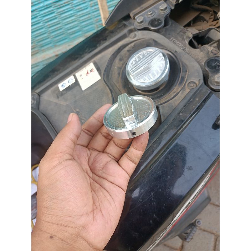 Jual COVER TUTUP TANGKI HONDA BEAT/SCOPVARIO /COVER TANGKI MATIC DAN ...