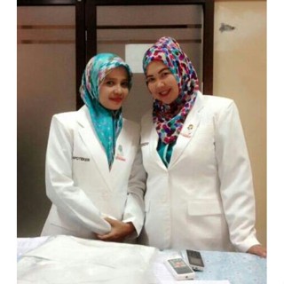 Jual Jas Apoteker Wanita Lengan panjang putih tulang KODE O3R7 | Shopee Indonesia