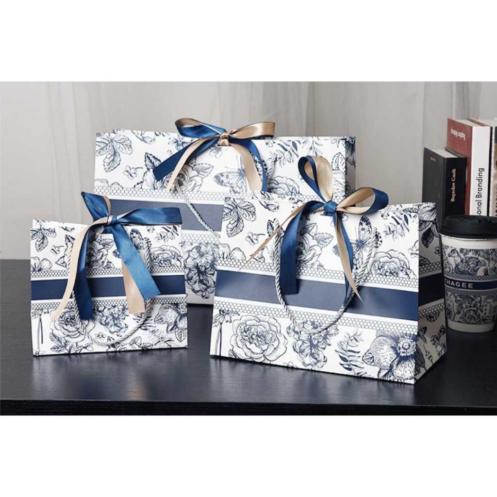 Jual Paper Bag Motif Putih bunga/ Gift Box Tote Bag / High-End Gift ...