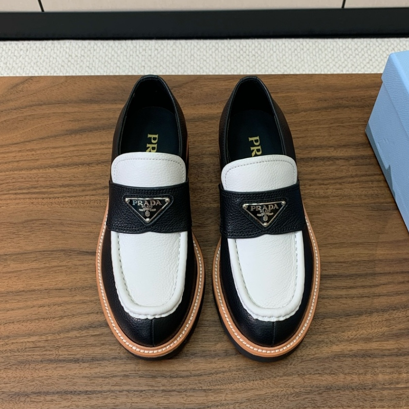 Jual Prada Triangle metal label classic slip-on loafers | Shopee Indonesia