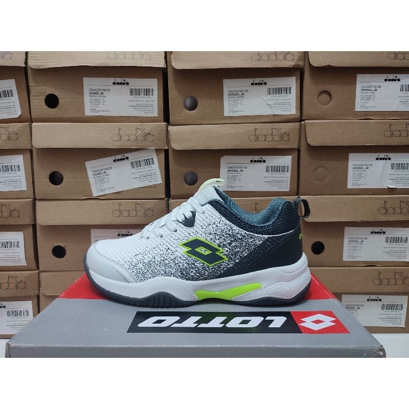 Jual Sepatu Lotto BEYOND JR Tenis/Badminton - White | Shopee Indonesia