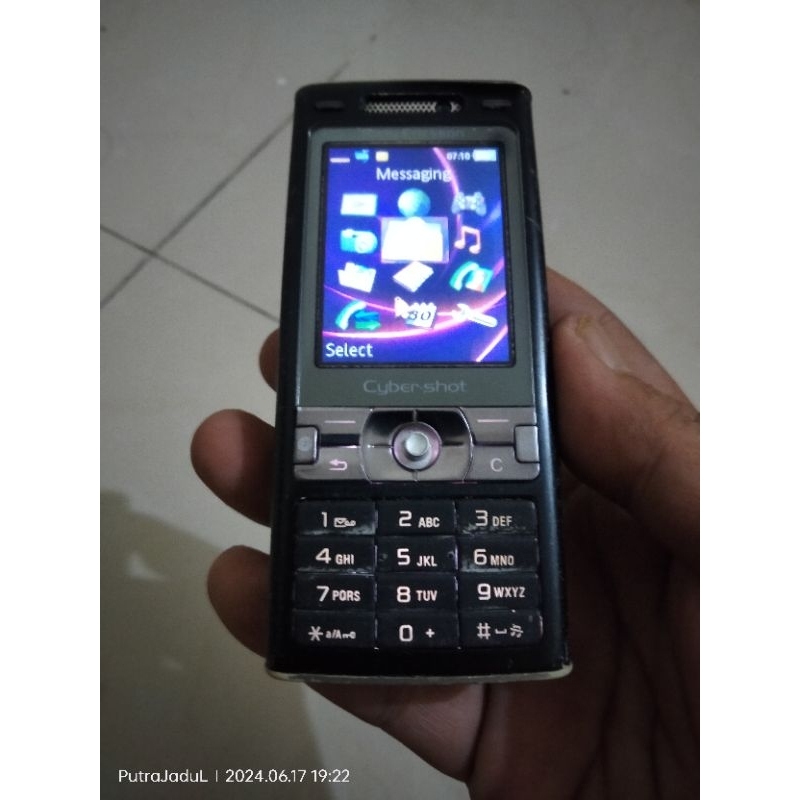 Jual Sony Ericsson K800 i Black Normal Original Mulus Jadul Langka Unik Imut Speaker Bass Stereo ...