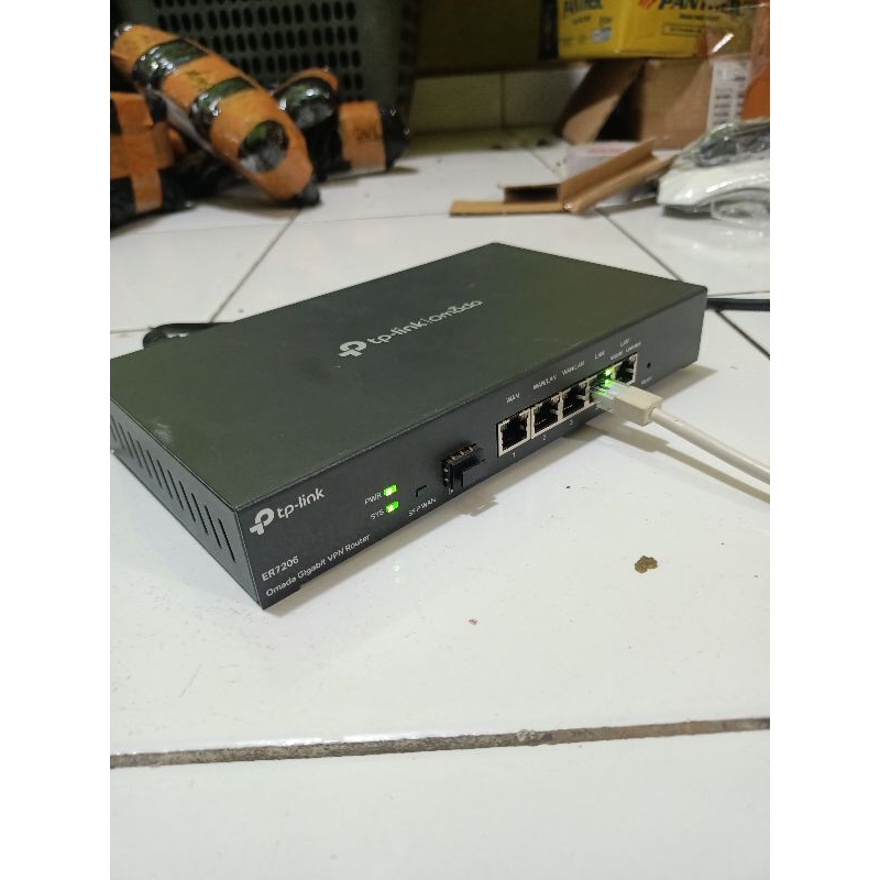 Jual TPLINK ER7206 SafeStream Gigabit MultiWan VPN Router | Shopee ...