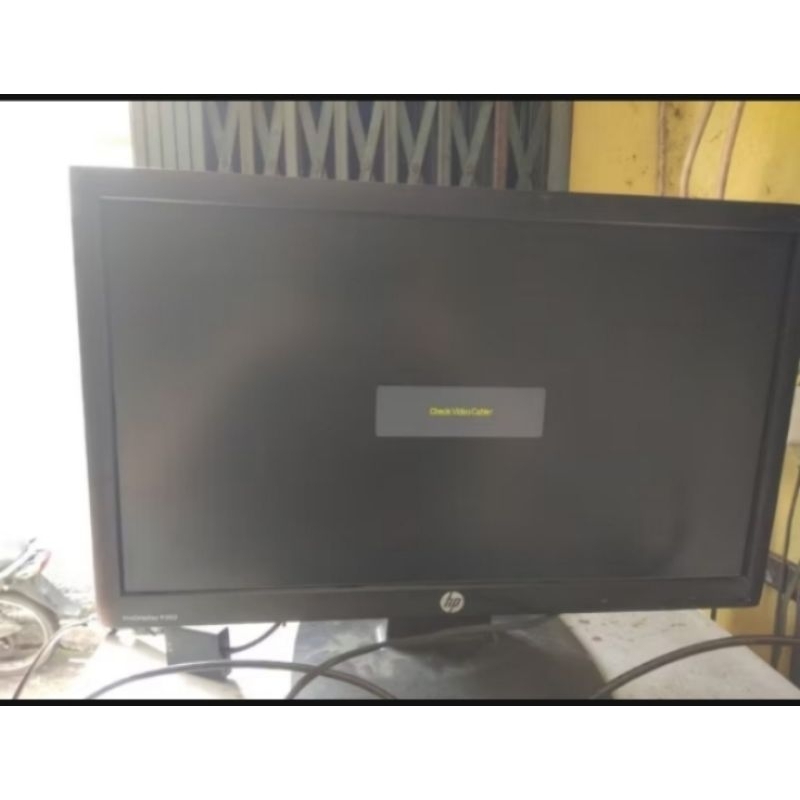 Jual MONITOR PC KOMPUTER MERK HP WIDE 15 INCH NO MINUS MASIH MULUS ...