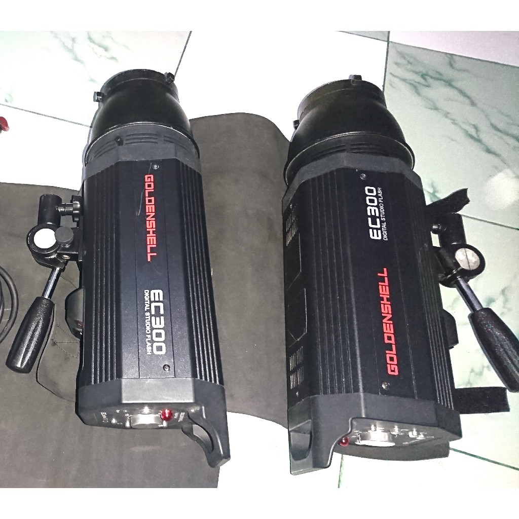 Jual Lampu Studio Flash GoldenShell EC 300 1set (2biji lampu ec300 ...