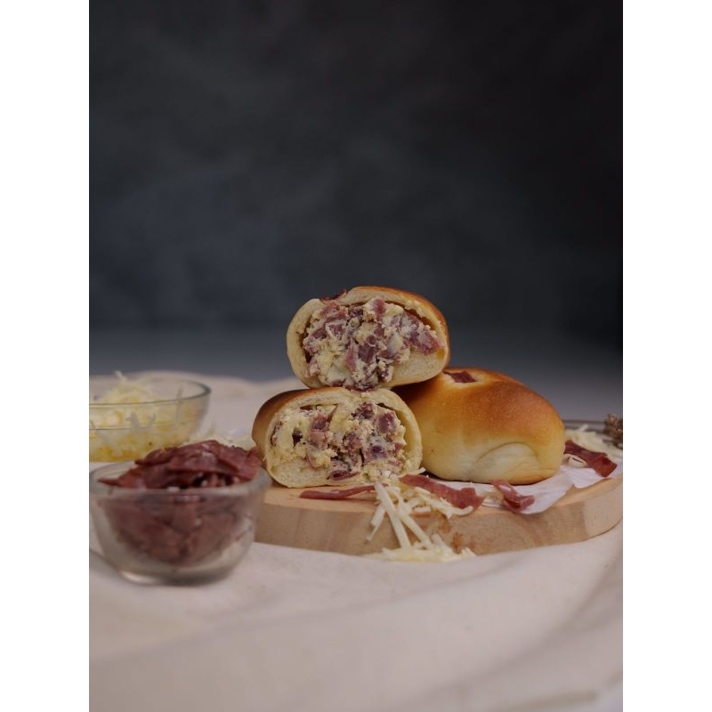 Jual Roti Smoked Beef & Cheese Gure | Shopee Indonesia Jual Roti Smoked Beef & Cheese Gure | Shopee Indonesia