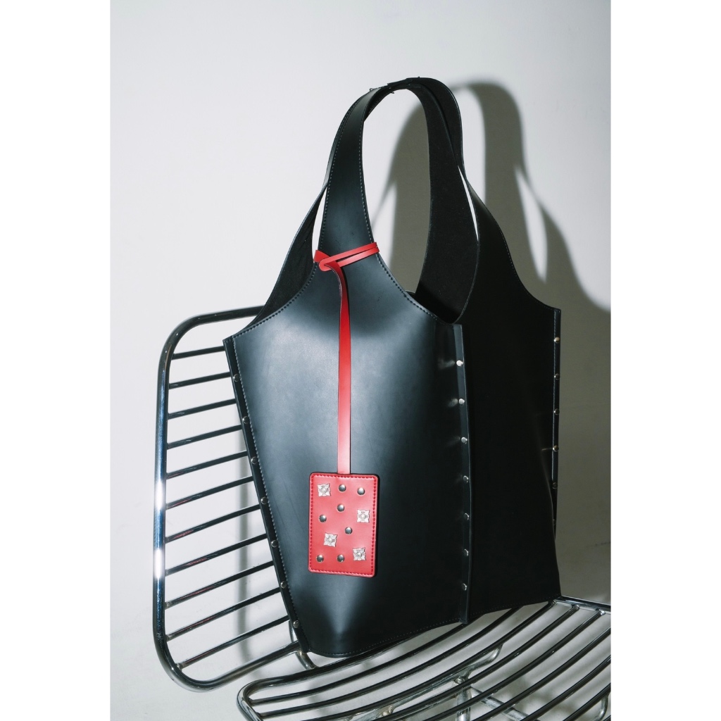 Jual Black Statement Shoulder Bag | Shopee Indonesia