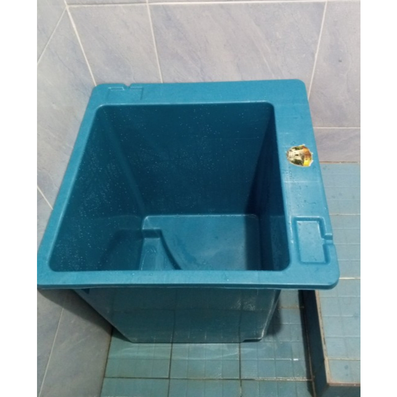 Jual Bak Mandi Fiberglass Sudut dan Kotak Kapasitas 120 dan 220 Liter ...
