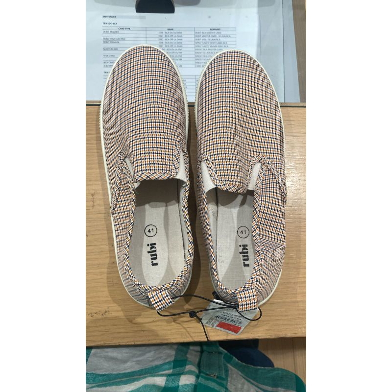 Jual READY Sepatu Slip on RUBI 100% ori counter | Shopee Indonesia