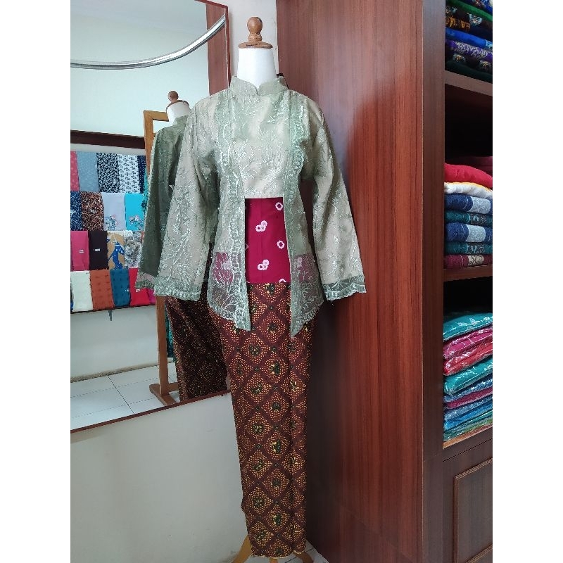 Jual Kebaya | Kebaya Angkin | Kebaya Wisuda | Kebaya Lamaran | Shopee ...