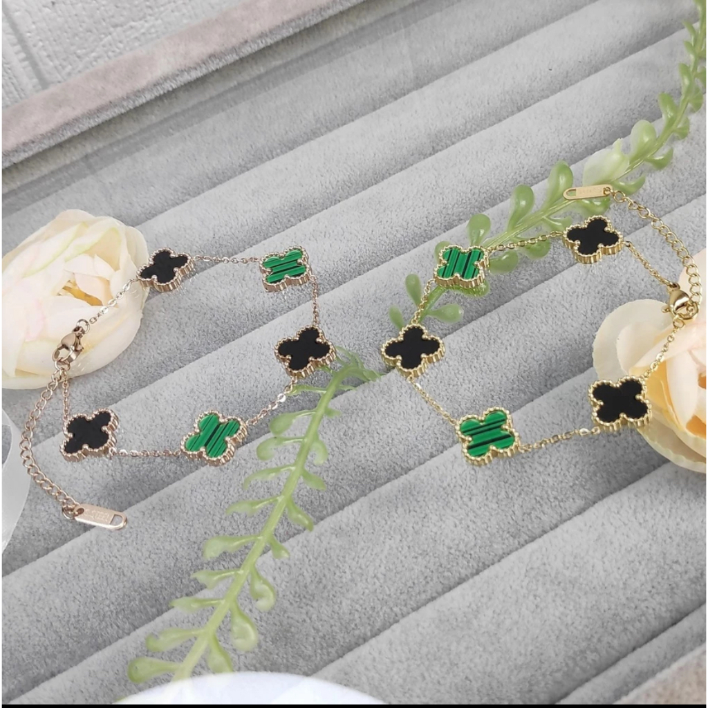 Jual Gelang Titanium Bunga Clover 2 warna Premium Quality Anti Karat ...