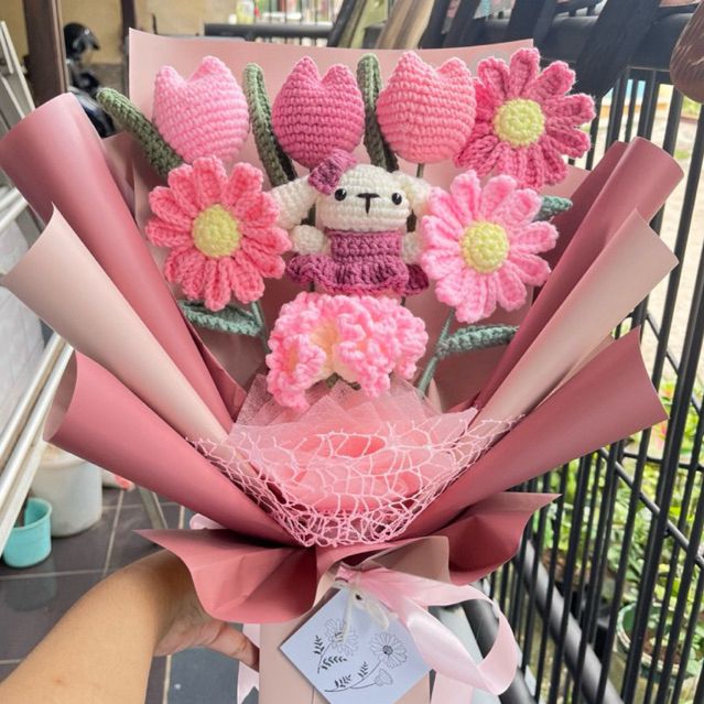 Jual Buket Bunga Rajut dengan Boneka Kelinci | Flower Crochet Bouquet ...