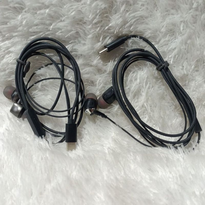 Jual HF HEADSET EARPHONE TIPE C HF COLOKAN TIPE C SUARA SANGAT BAGUS ...