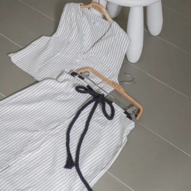 Jual Veyl x Lily Clancy Slit Skirt Bahan Cotton Tweed | Shopee Indonesia