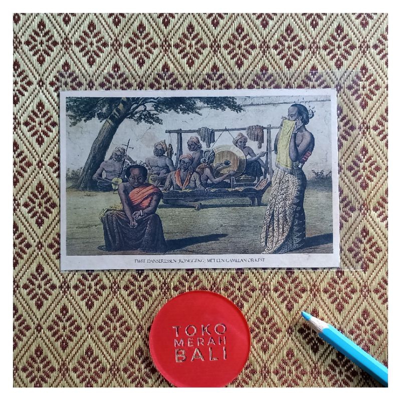Jual Kartu pos antik penari ronggeng dan orkes gamelan Hindia Belanda ...