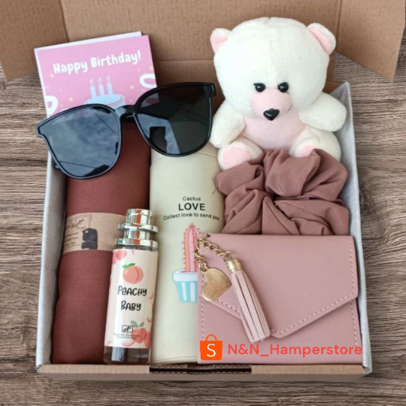 Jual Kado hampers untuk cewek ulang tahun anniversary / hadiah / gift ...