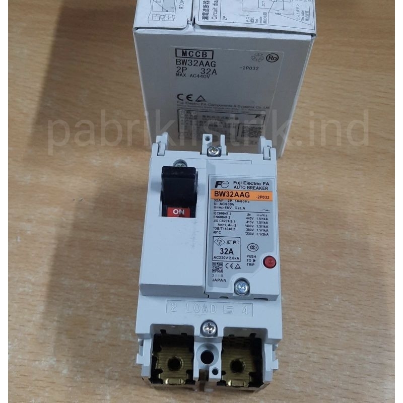 Jual Breaker NFB MCCB 2P 32A atau 30A Fuji electric original BW32AAG | Shopee Indonesia