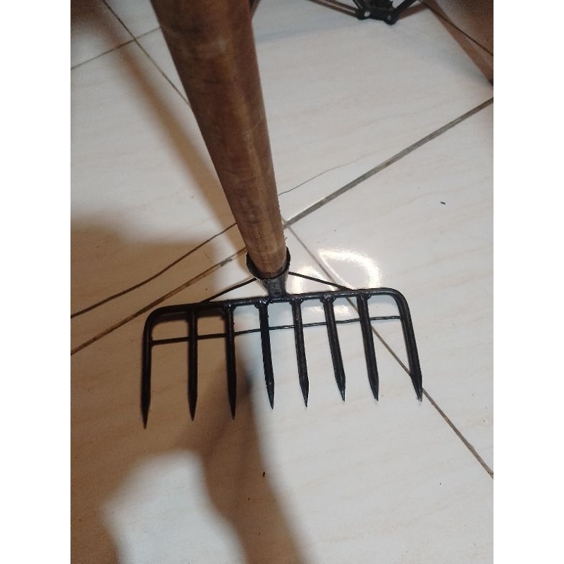 Jual garuk sampah gigi8 dan gagang kayu 1 meter | Shopee Indonesia