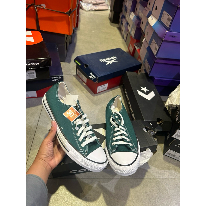 Jual Sepatu converse low hijau bottle unisex sale 70% ukuran 43 dan 45 ...