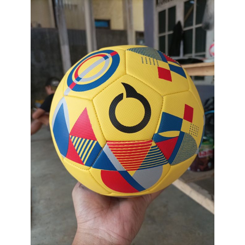Jual Bola Futsal Ortus Eight Memphis Ukuran 4 dengan Pompa dan ...