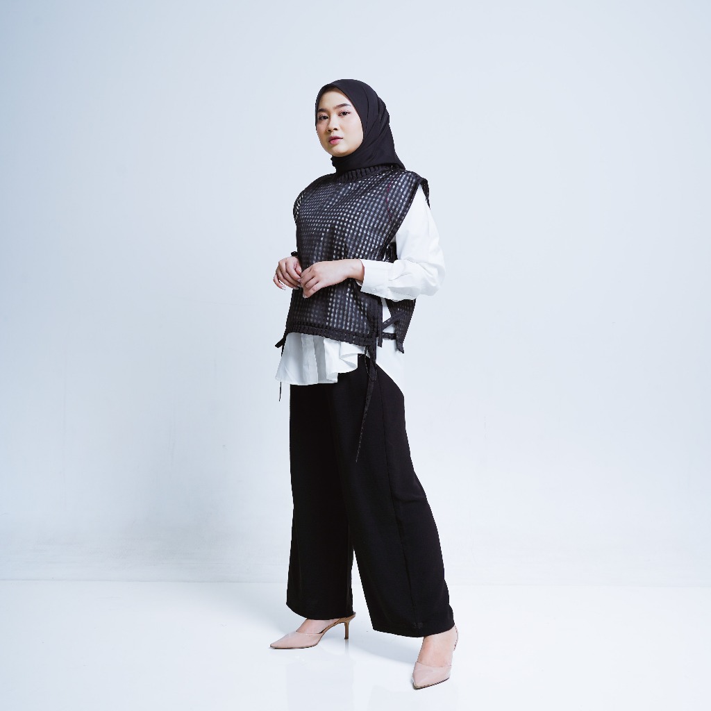 Jual JEDDA VEST NAFII OUTFIT | VEST WANITA | ROMPI WANITA | Shopee ...