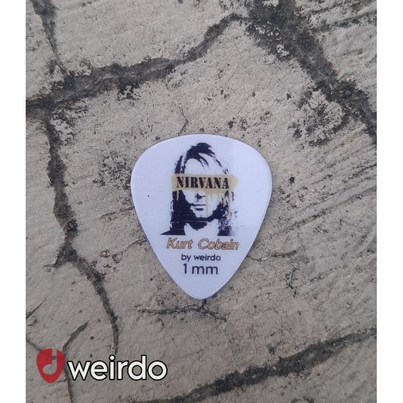 Jual pick gitar kurt cobain ( nirvana ) 0.86 mm 10 pcs | Shopee Indonesia