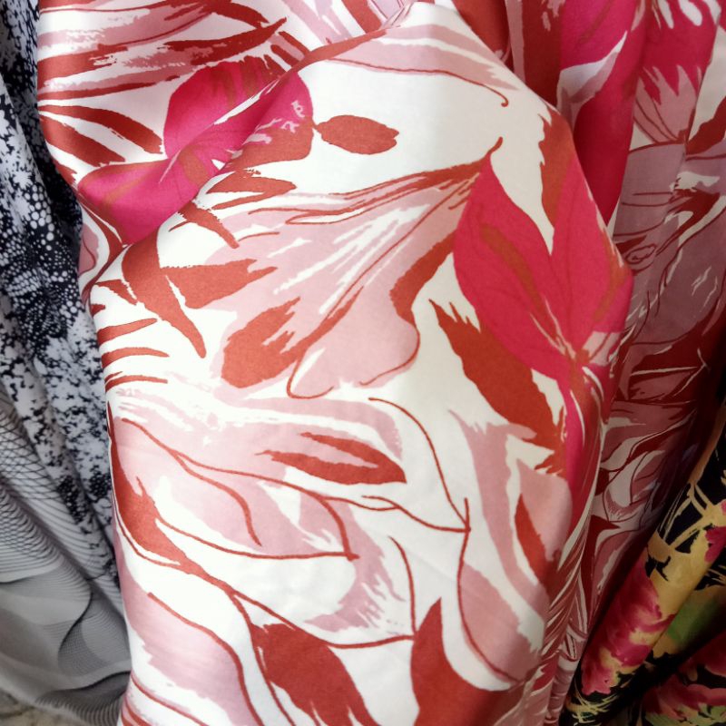 Jual Kain Baby Silk Motif Bunga Import - Kain Satin Silk - Kain Meteran ...