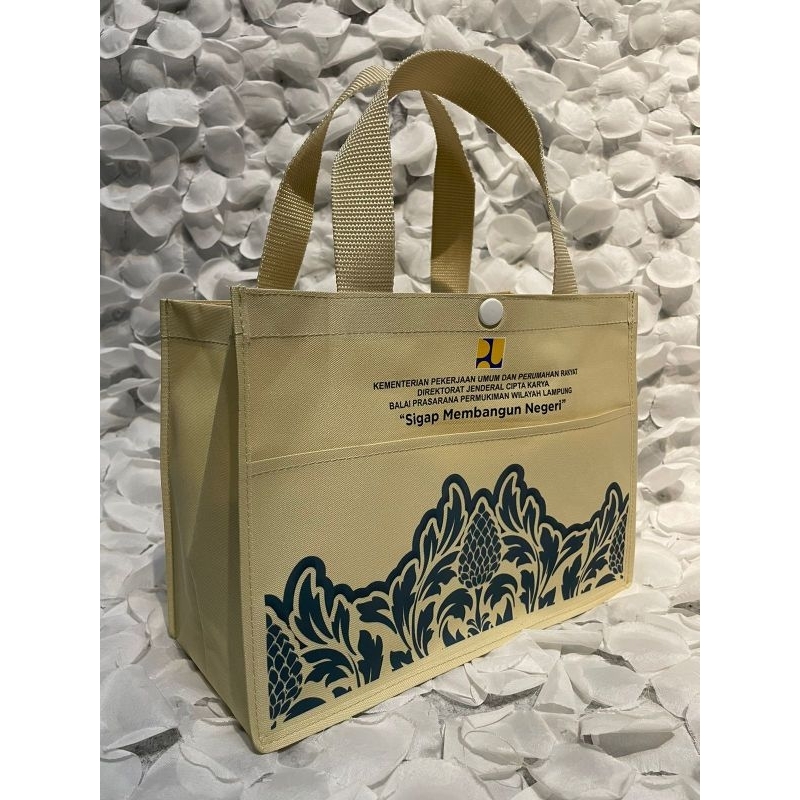 Jual Tas Hampers Custom Sablon-Tas Sovenir Sablon-Totebag Sablon ...