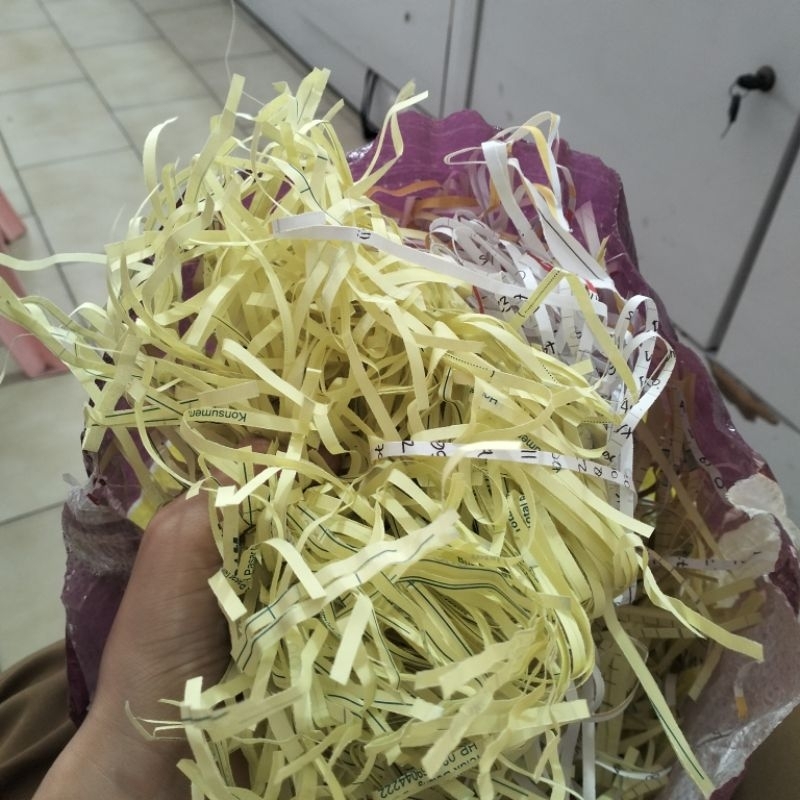 Jual Kertas Bekas Cacah | Kertas Bekas Serut | Kertas Packing 1kg ...