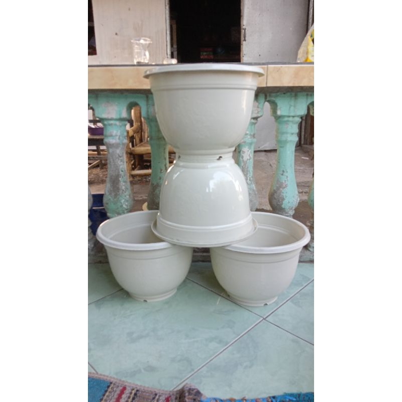 Jual Pot Bunga Mahkota Ukuran 30 GT Putih untuk Tanaman Ukuran Sedang ...