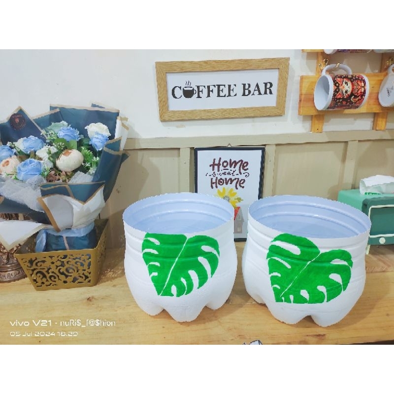 Jual pot lukis mostera Galon Lee mineral 15 liter | Shopee Indonesia